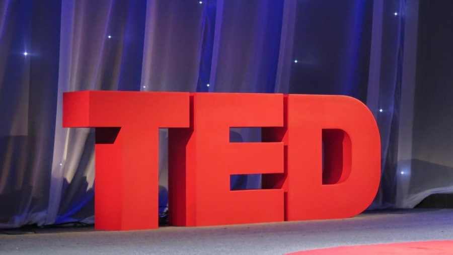 สละเวลาเพียง 20 นาทีกับ TED Talk 10 วีดีโอ ที่ให้คุณค่าได้มากกว่าการไป ...