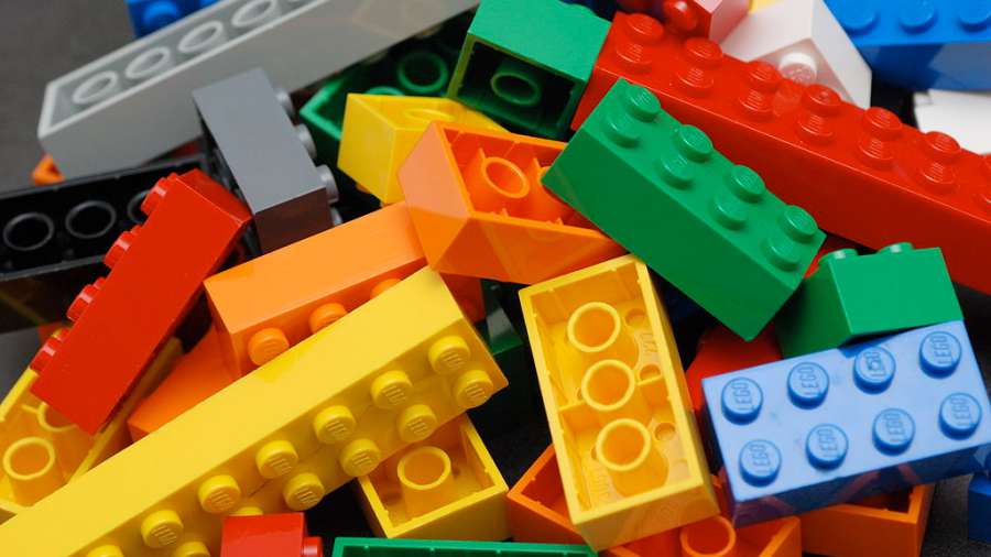 Lego การเติบโตลดลง แต่คือยั่งยืน | Brand Inside