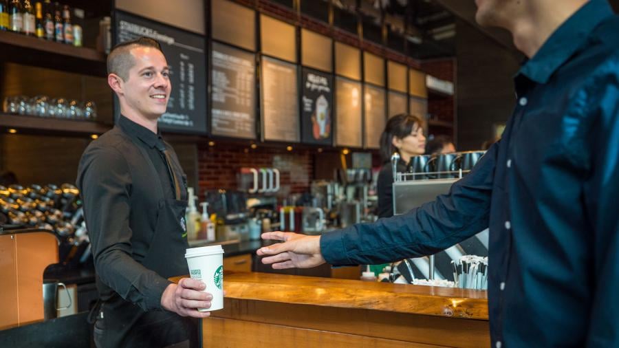 Starbucks เป็น Influencer เอง | Brand Inside