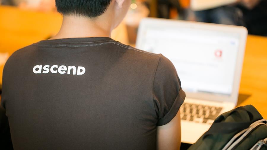 จับเข่าคุย Programmer จาก Ascend Group อยู่องค์กรแตกต่างจากเปิดบริษัทเองอย่างไร | Brand Inside