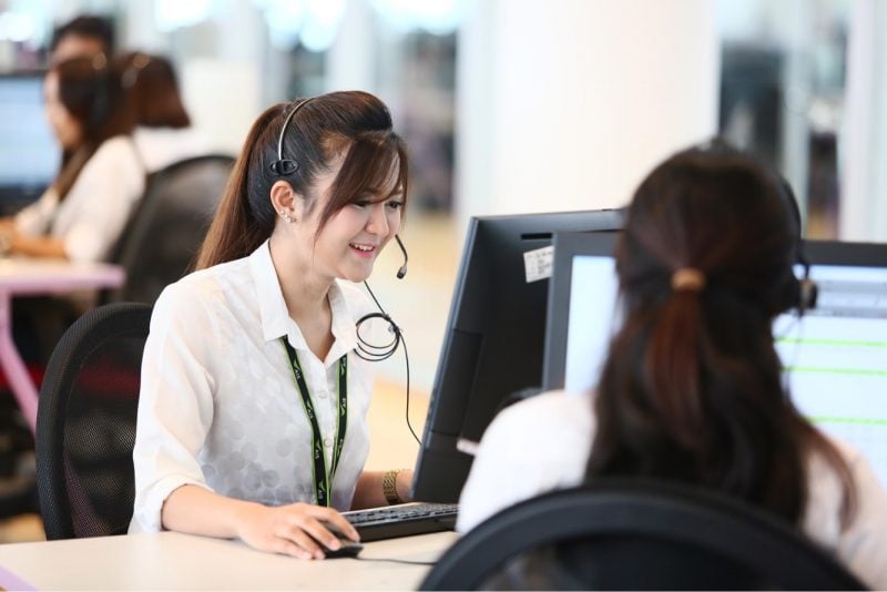 กลยุทธ์การบริการลูกค้าของ AIS ในยุคดิจิทัล แม้ AI เข้ามา แต่ “คน” ยัง ...