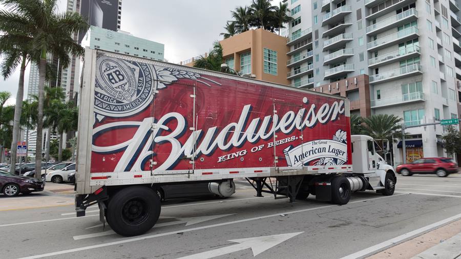 Budweiser จะใช้พลังงานทดแทน 100% ในการผลิตเบียร์ | Brand Inside