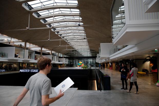 กลุ่ม LVMH ตั้ง Silicon Valley ต่อยอดนวัตกรรมให้สินค้า Luxury | Brand ...