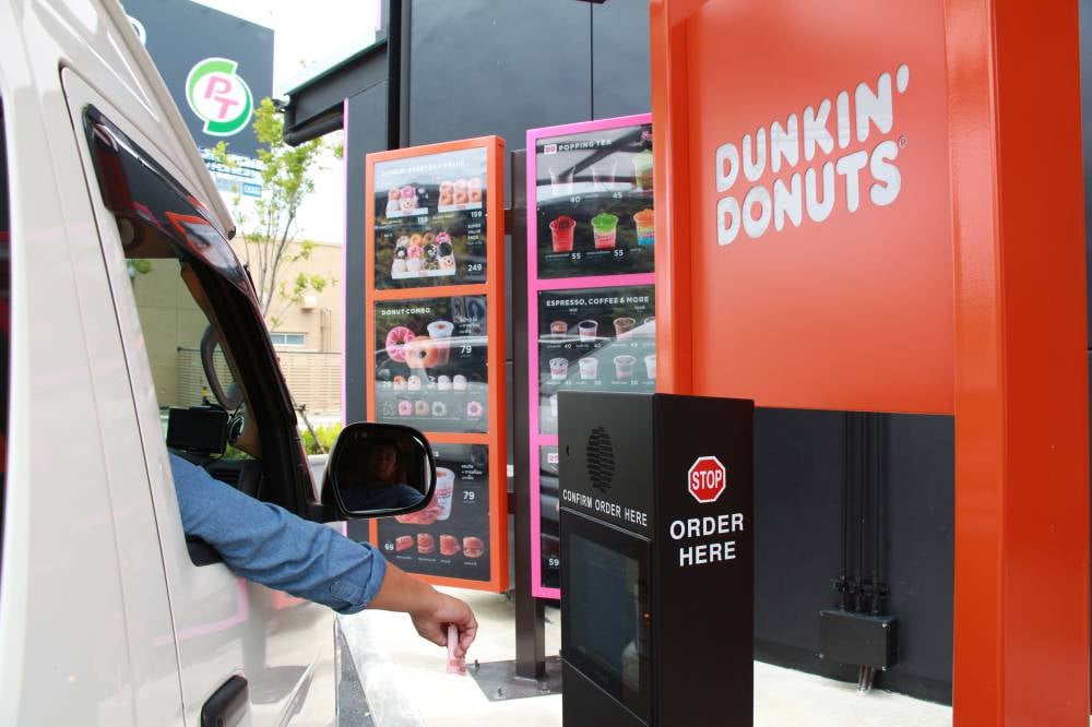 Dunkin' Donuts เปิด Drive Thru สาขาแรกในไทย บนถนนสายเอเชีย | Brand Inside