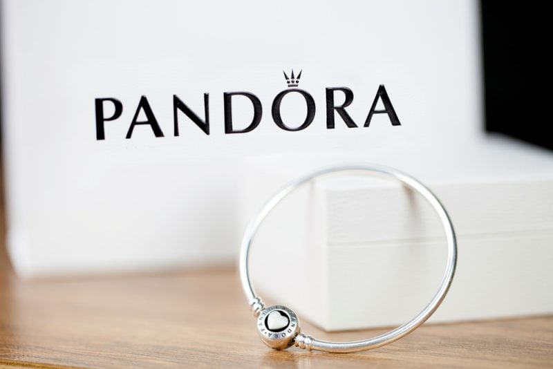 Pandora ปลดพนักงานอีก 1,200 คน หลังยอดขายตกฮวบ | Brand Inside