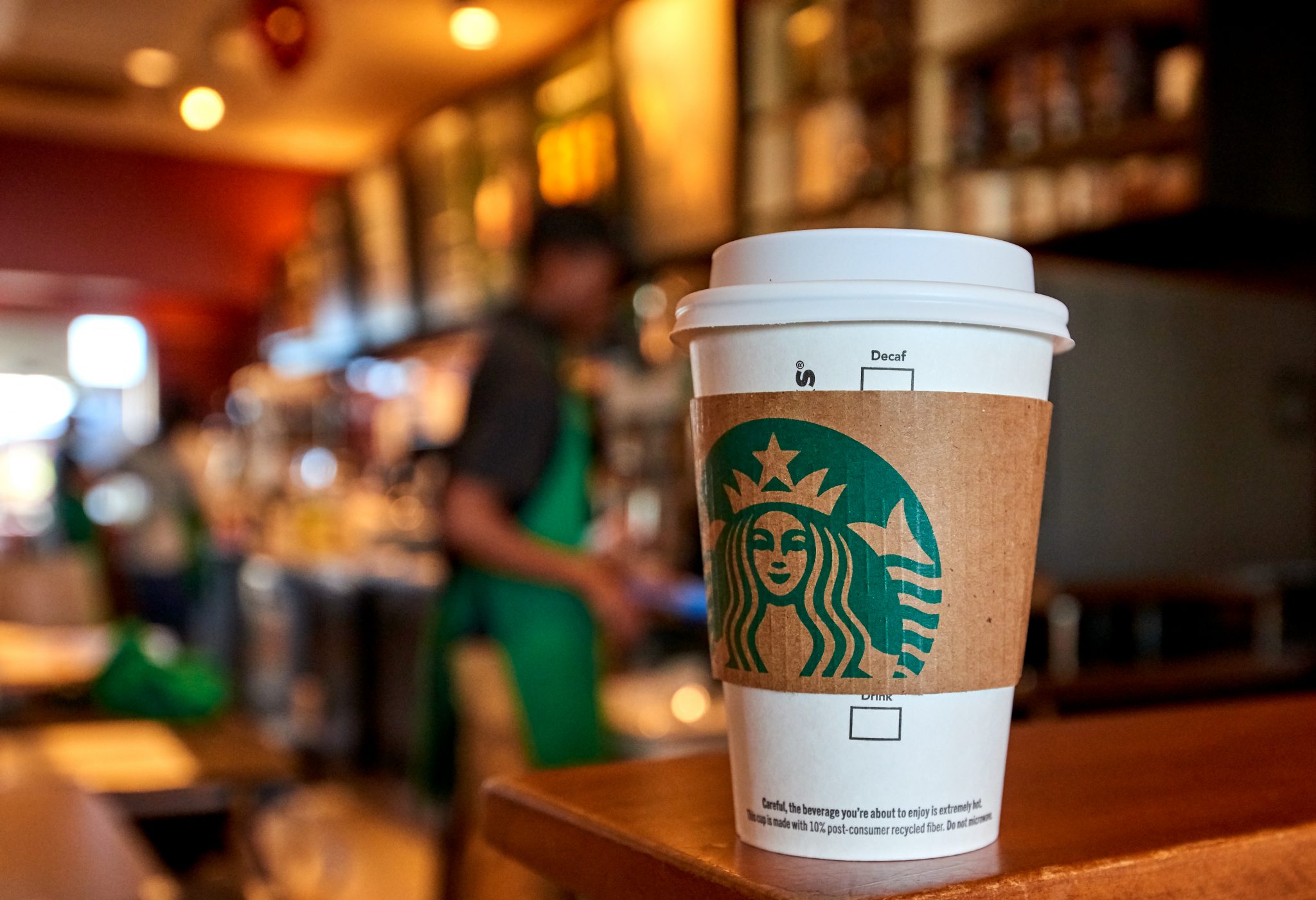 Starbucks ยอดขายฟื้นตัวเพราะวัคซีนกระจาย | Brand Inside