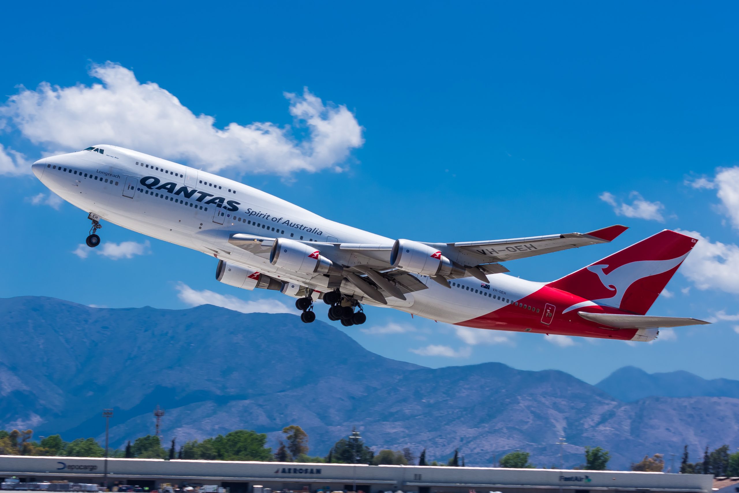 Qantas ขาดแคลนแรงงาน ขอผู้บริหารช่วยยกกระเป๋า 3 เดือน