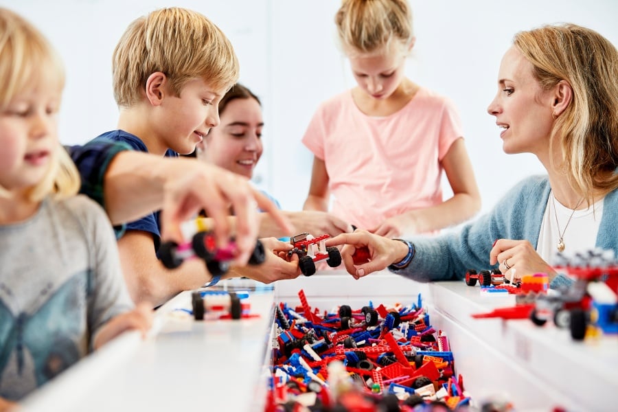 Lego Master Model Builder อาชีพ ต่อ Lego ได้เงินเดือน | Brand Inside