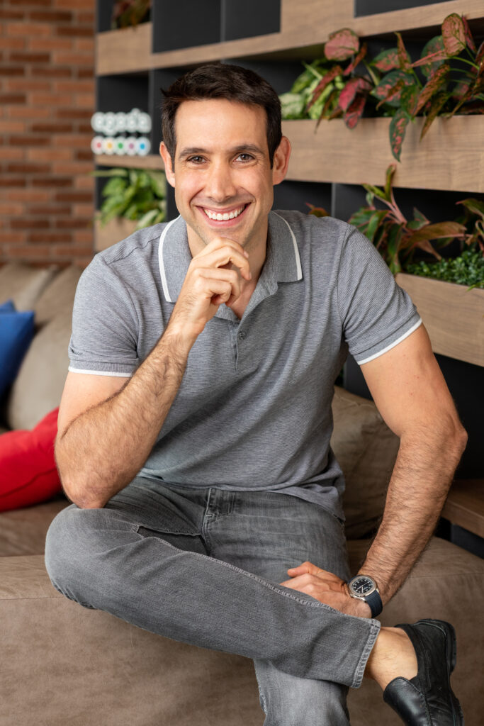 ผ่ากลยุทธ์กับ CEO คนใหม่ของ Agoda “Omri Morgenshtern” | Brand Inside