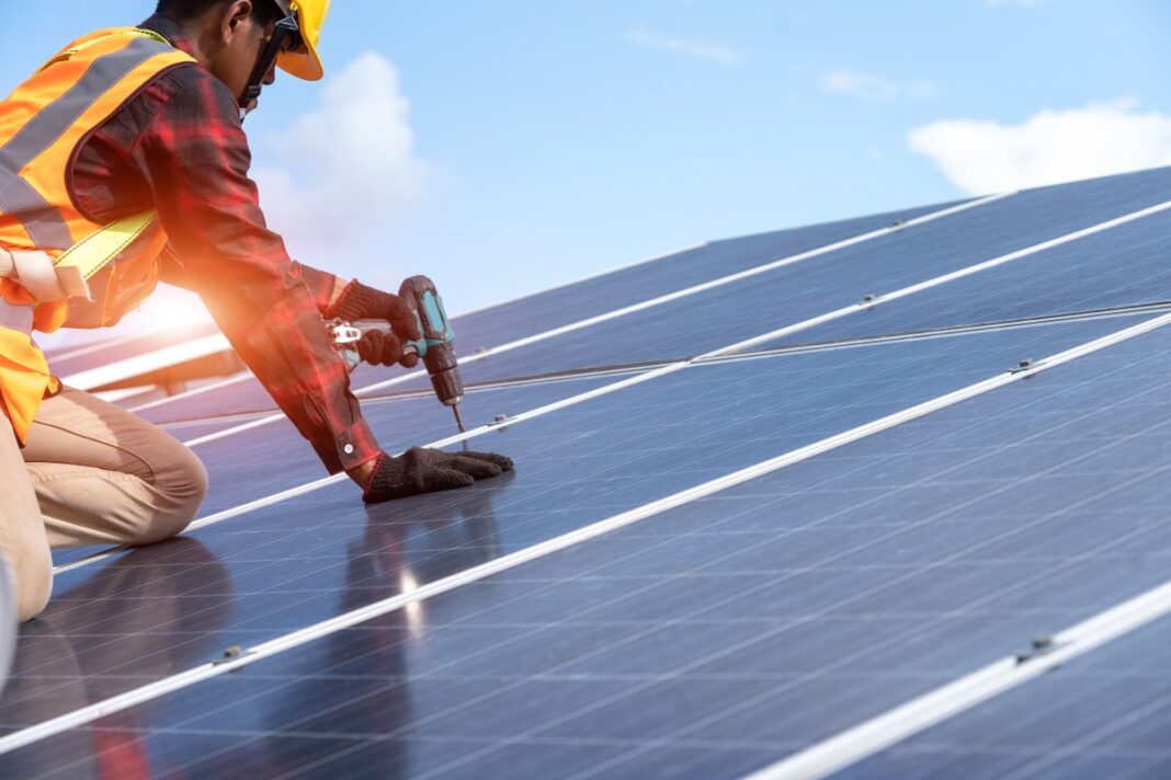 GUNKUL รับงาน EPC โซลาร์เสาสัญญาณ AIS 100 เมกะวัตต์ จาก GULF สานต่อแผน ...