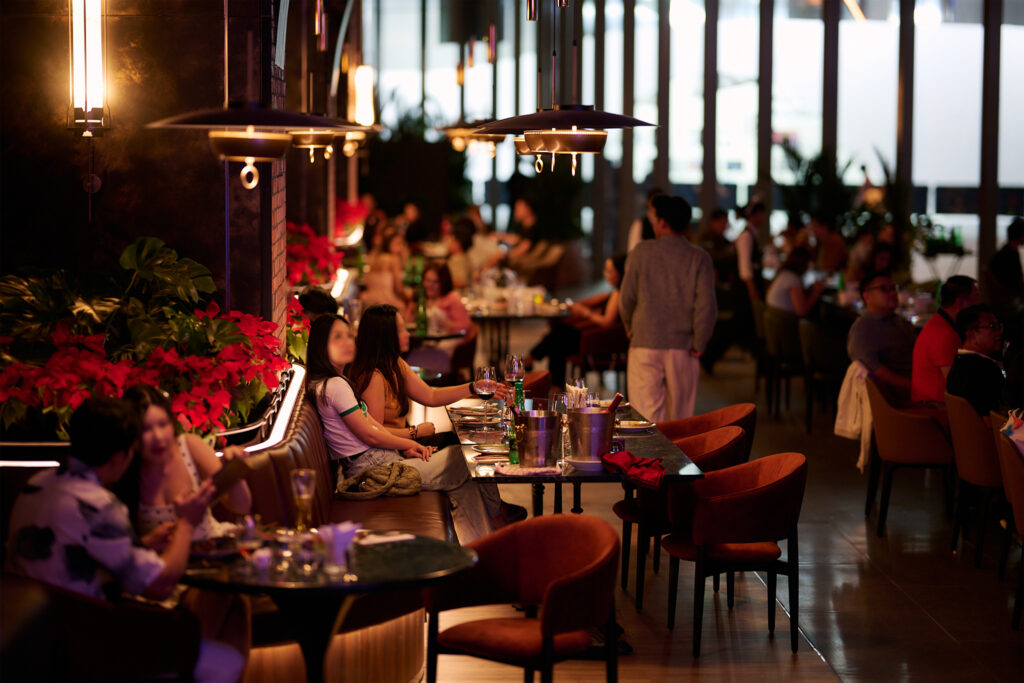 Chang Canvas (ช้าง แคนวาส) เปิดประสบการณ์ผ่านร้านอาหารในโรงงานผลิตเครื่องดื่ม ที่ One Bangkok ...