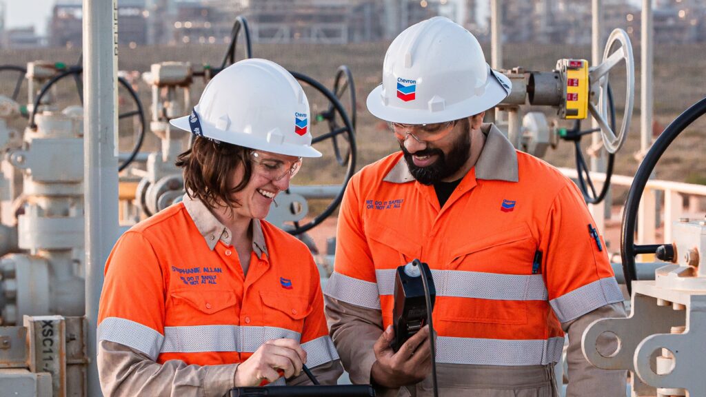 Chevron เตรียมปลดพนักงานทั่วโลก 15-20% ภายในปี 2026 อ้างคุมต้นทุน และธุรกิจพลังงานกำไรลดลง ...