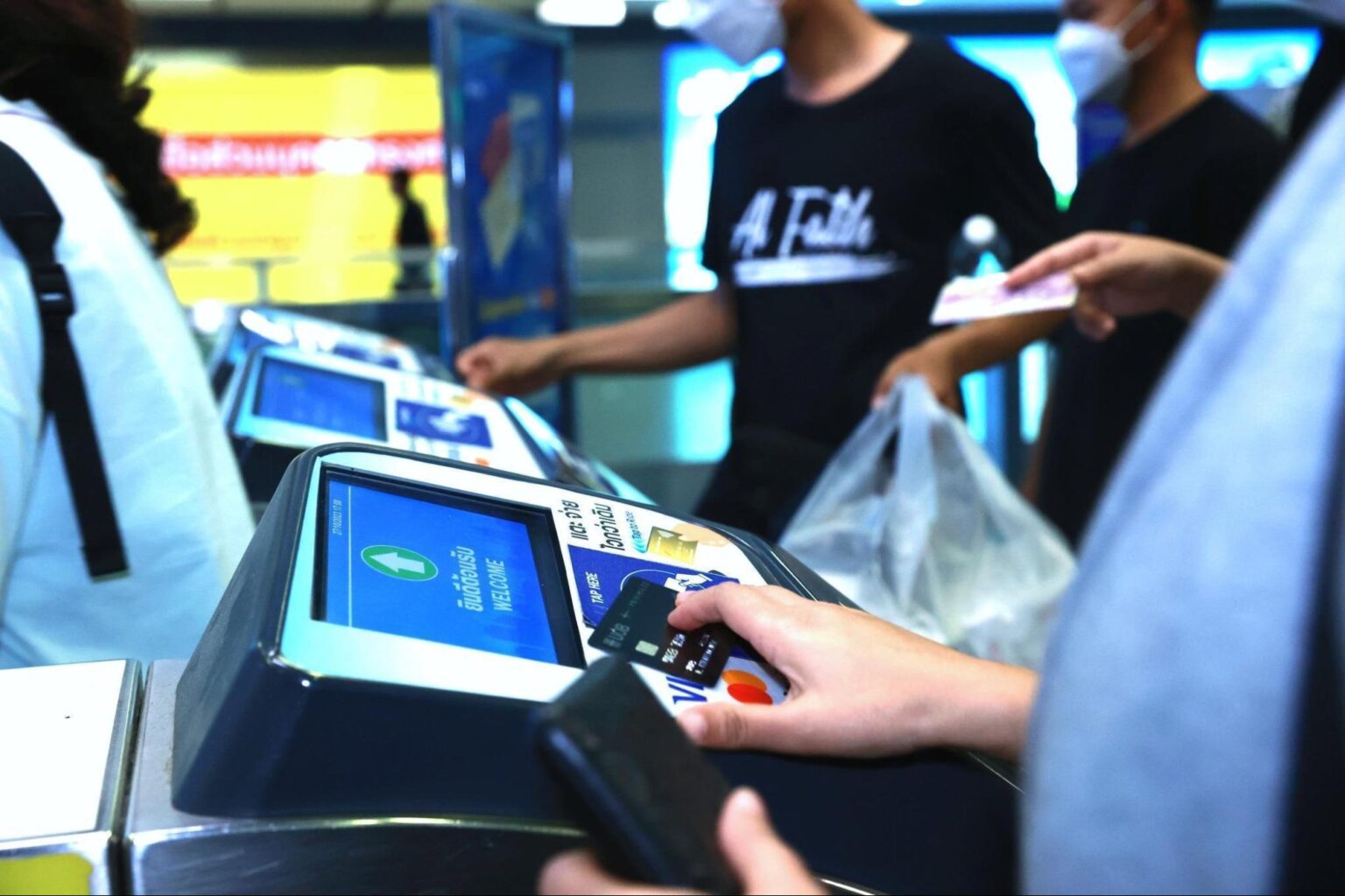 BEM ยกระดับ Smart Mobility เจาะลึกการใช้ EMV Contactless เปลี่ยนโฉมการเดินทาง MRT ให้สะดวก ...